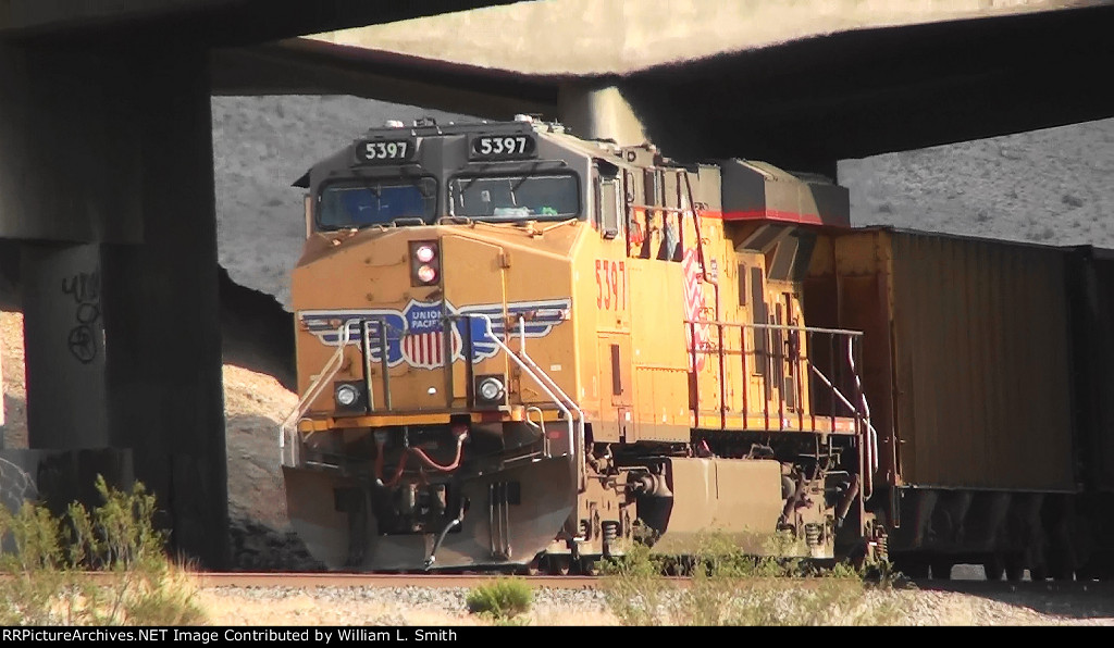 EB Manifest Frt at Erie NV W-MTrn Slvs-Pshr -131